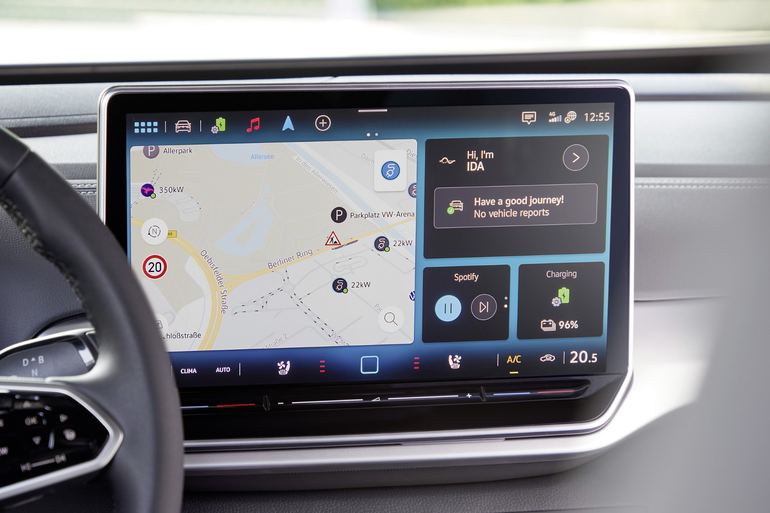 Volkswagen ID.4 Review 2024 | CARWOW LEASEY