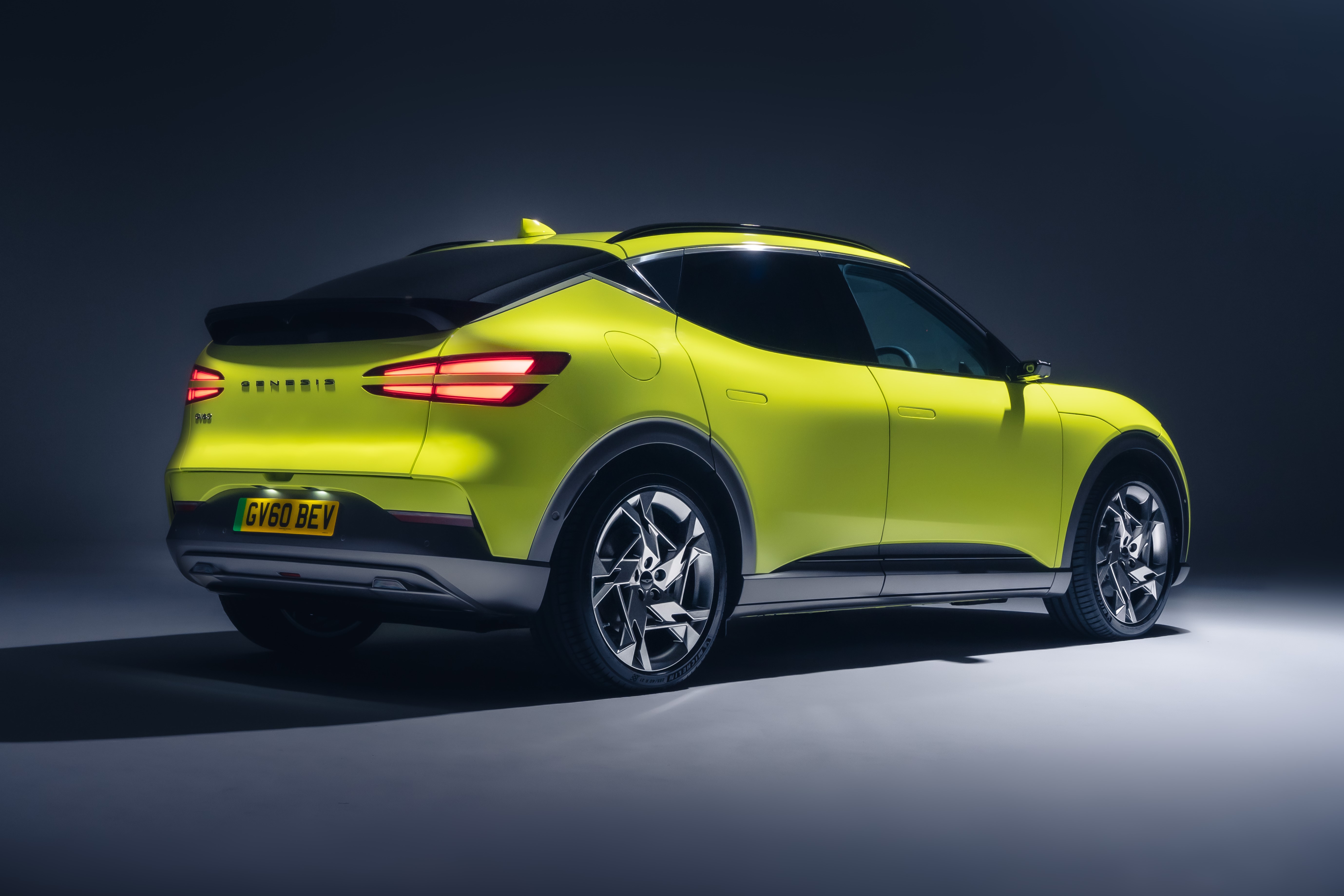 Genesis GV60 Review 2024 | CARWOW LEASEY