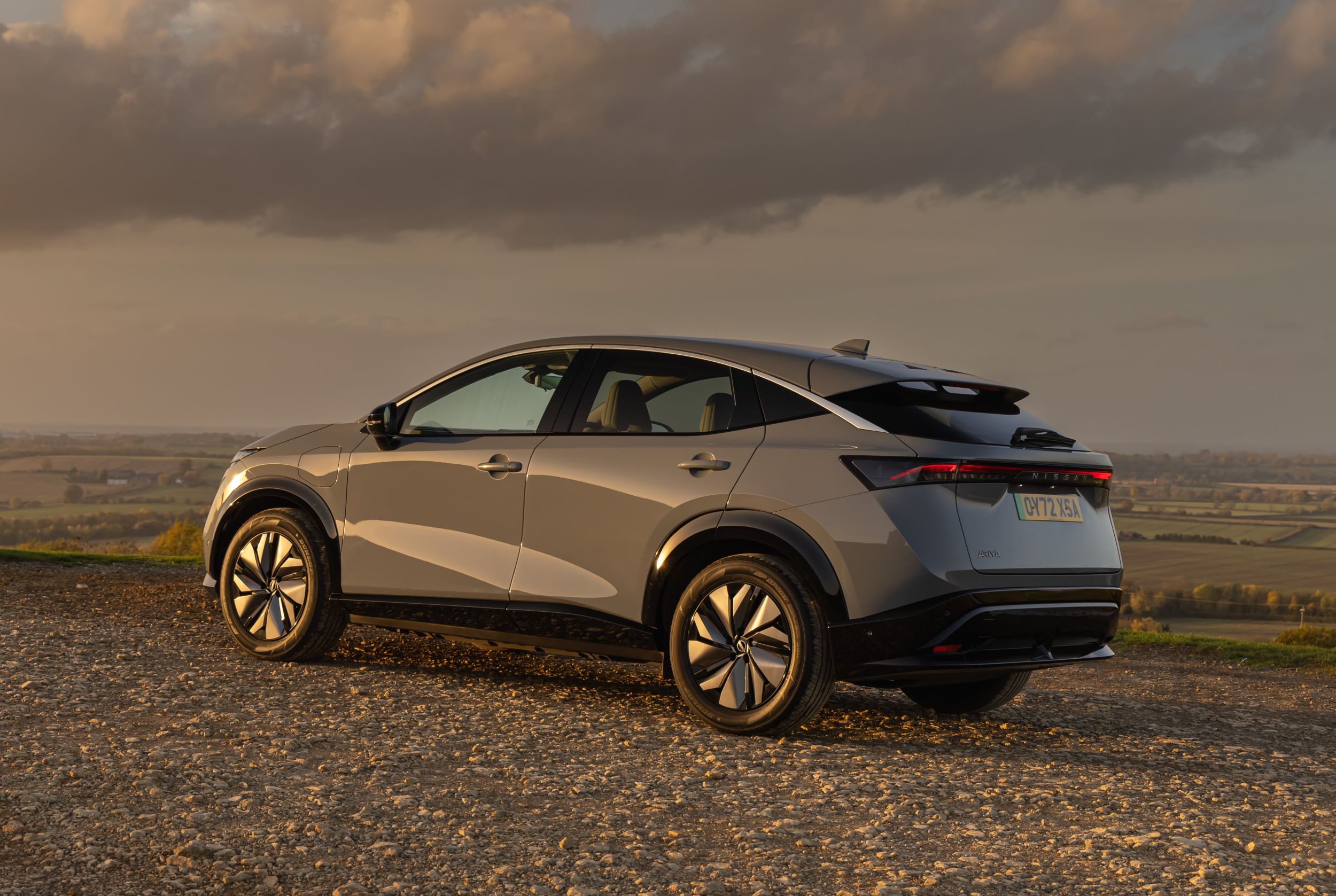 Nissan Ariya Review 2024 | CARWOW LEASEY