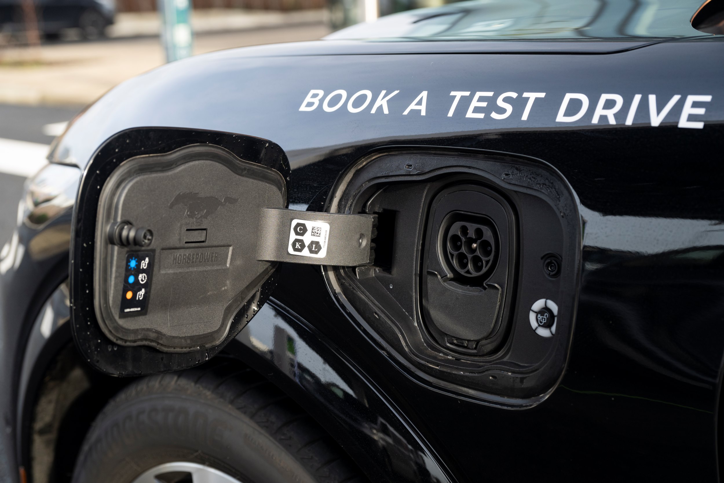 Ford Mustang Mach-E Review 2024 | CARWOW LEASEY