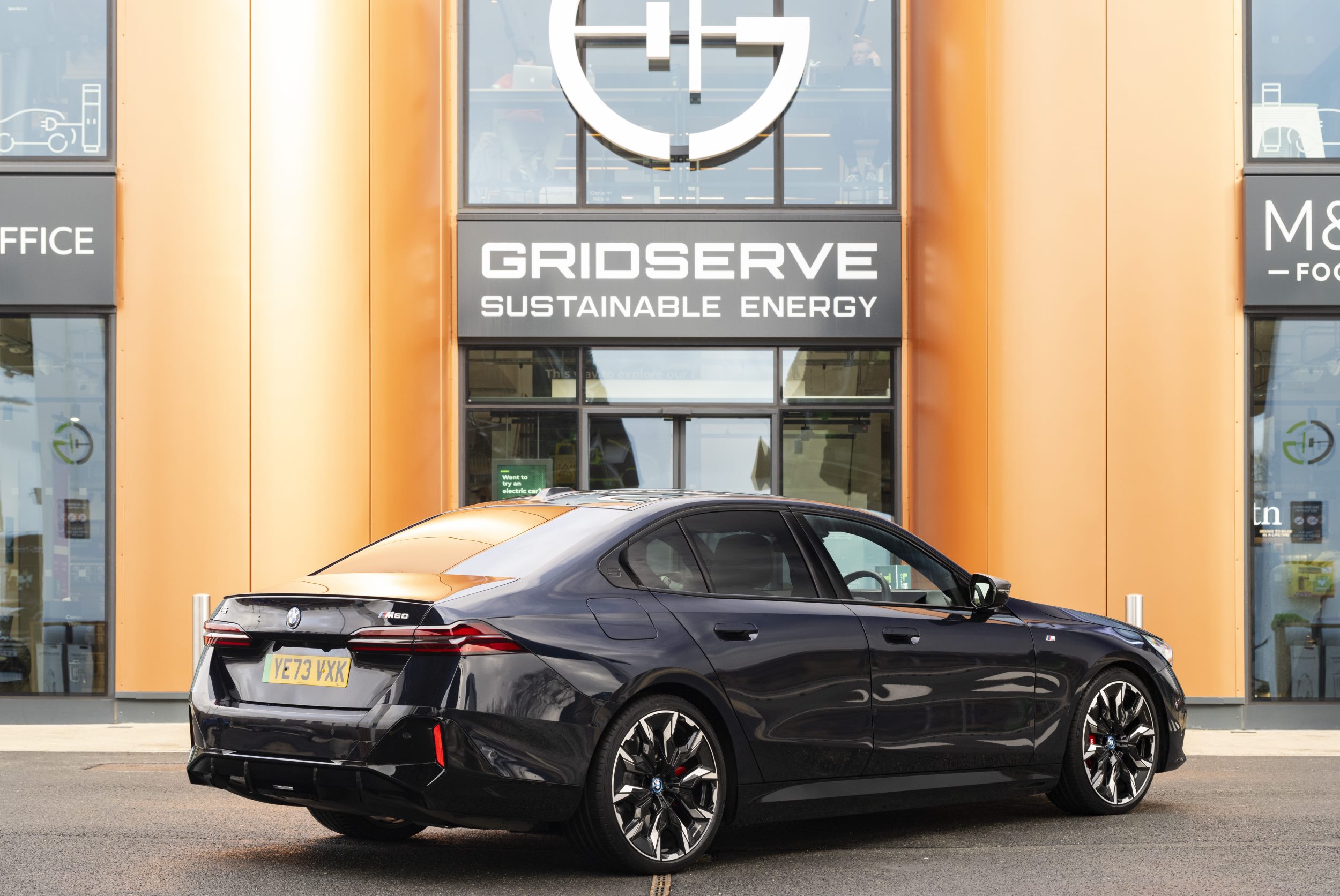 BMW i5 Review 2024 | CARWOW LEASEY