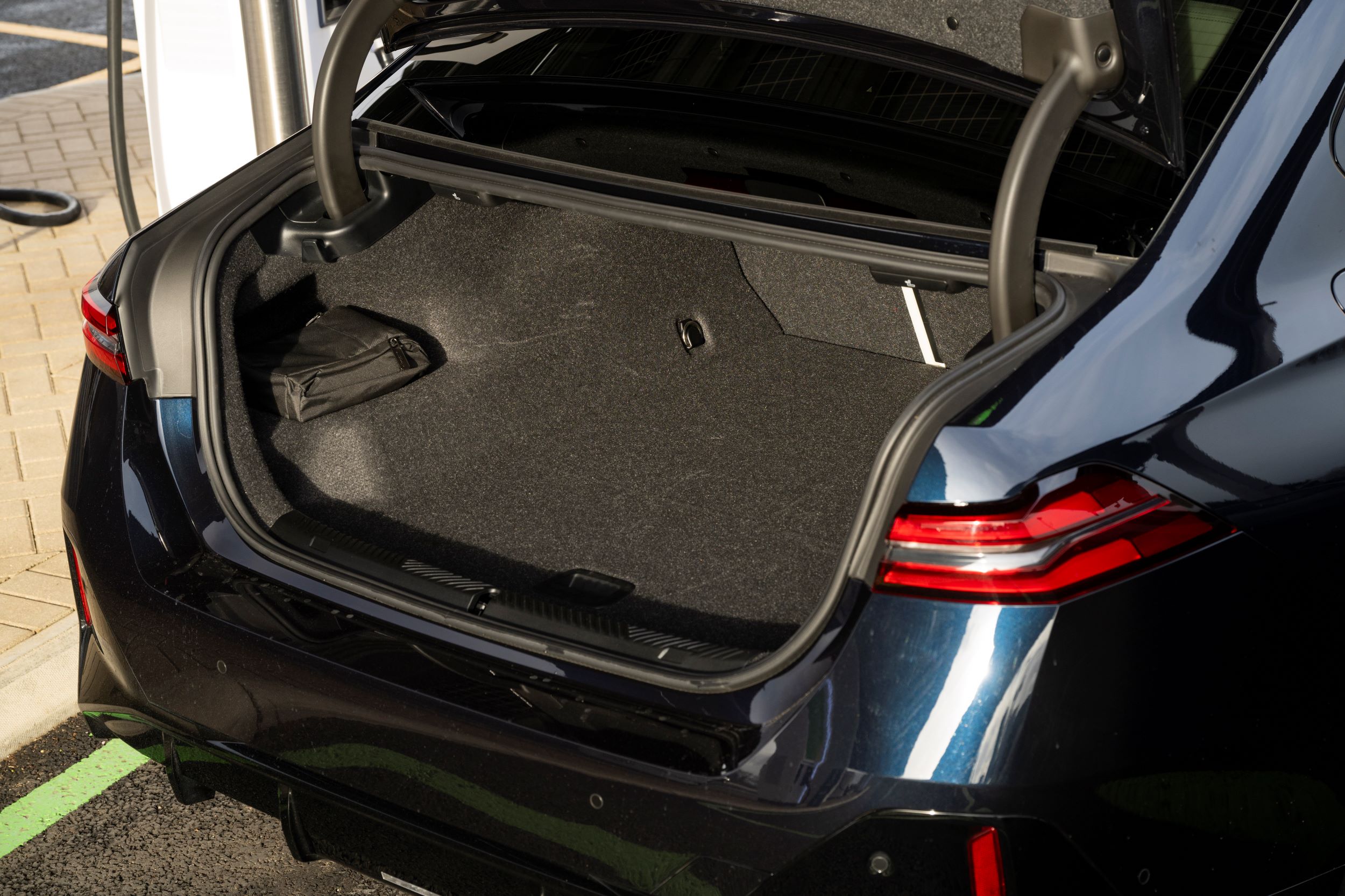 BMW i5 Review 2024 | CARWOW LEASEY