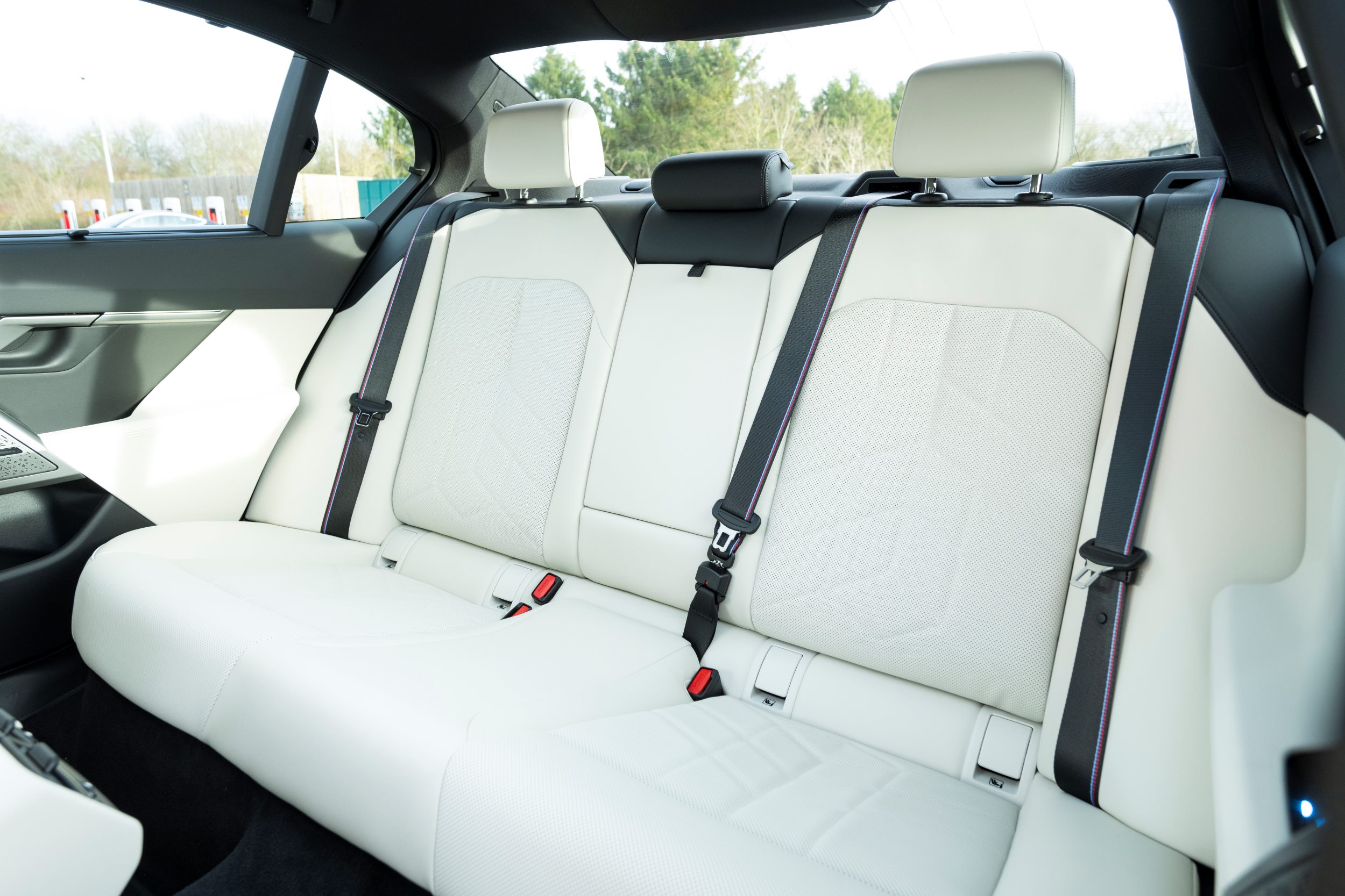 BMW i5 Review 2024 | CARWOW LEASEY