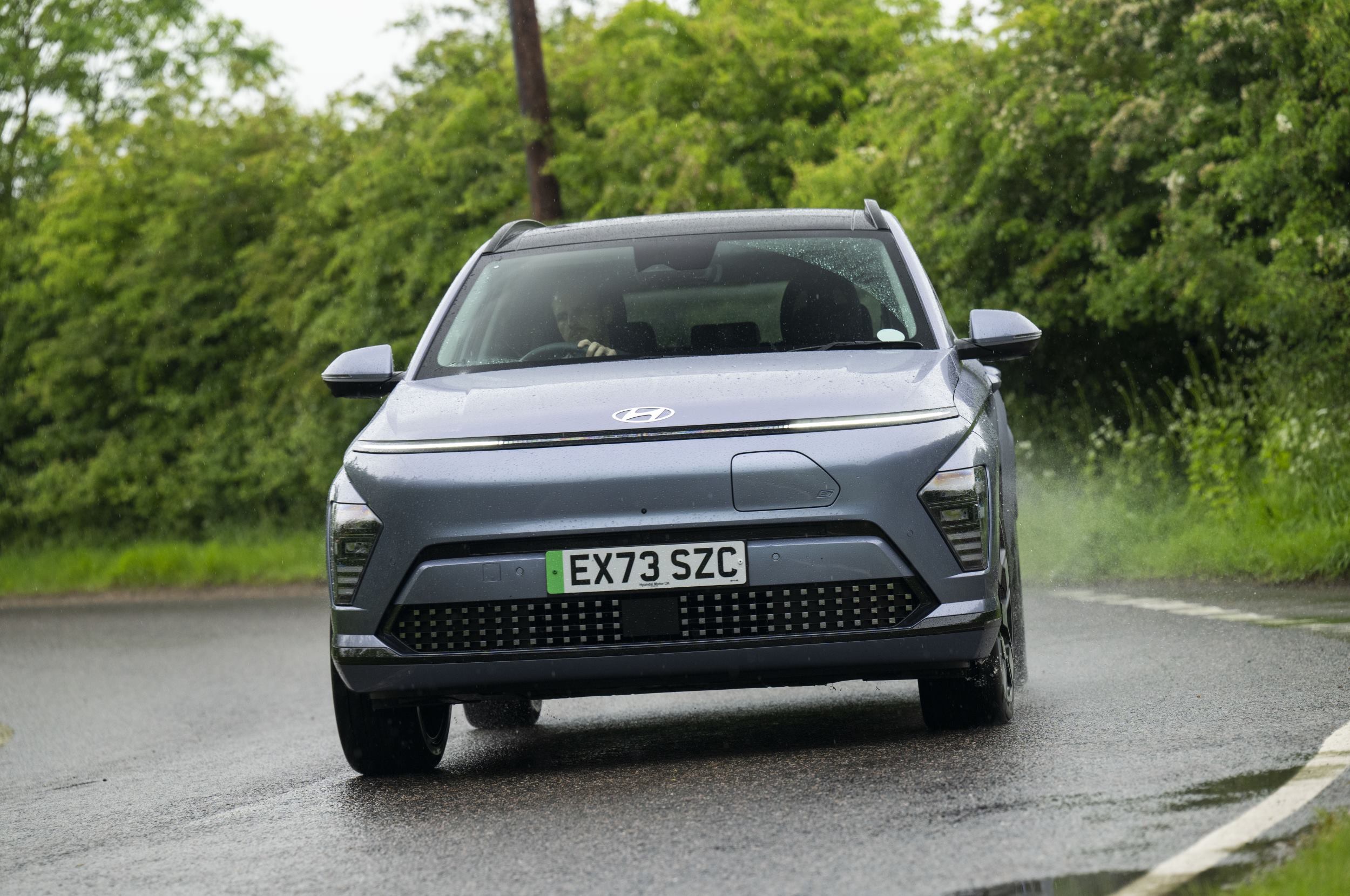 Hyundai Kona Electric Review 2024 | CARWOW LEASEY