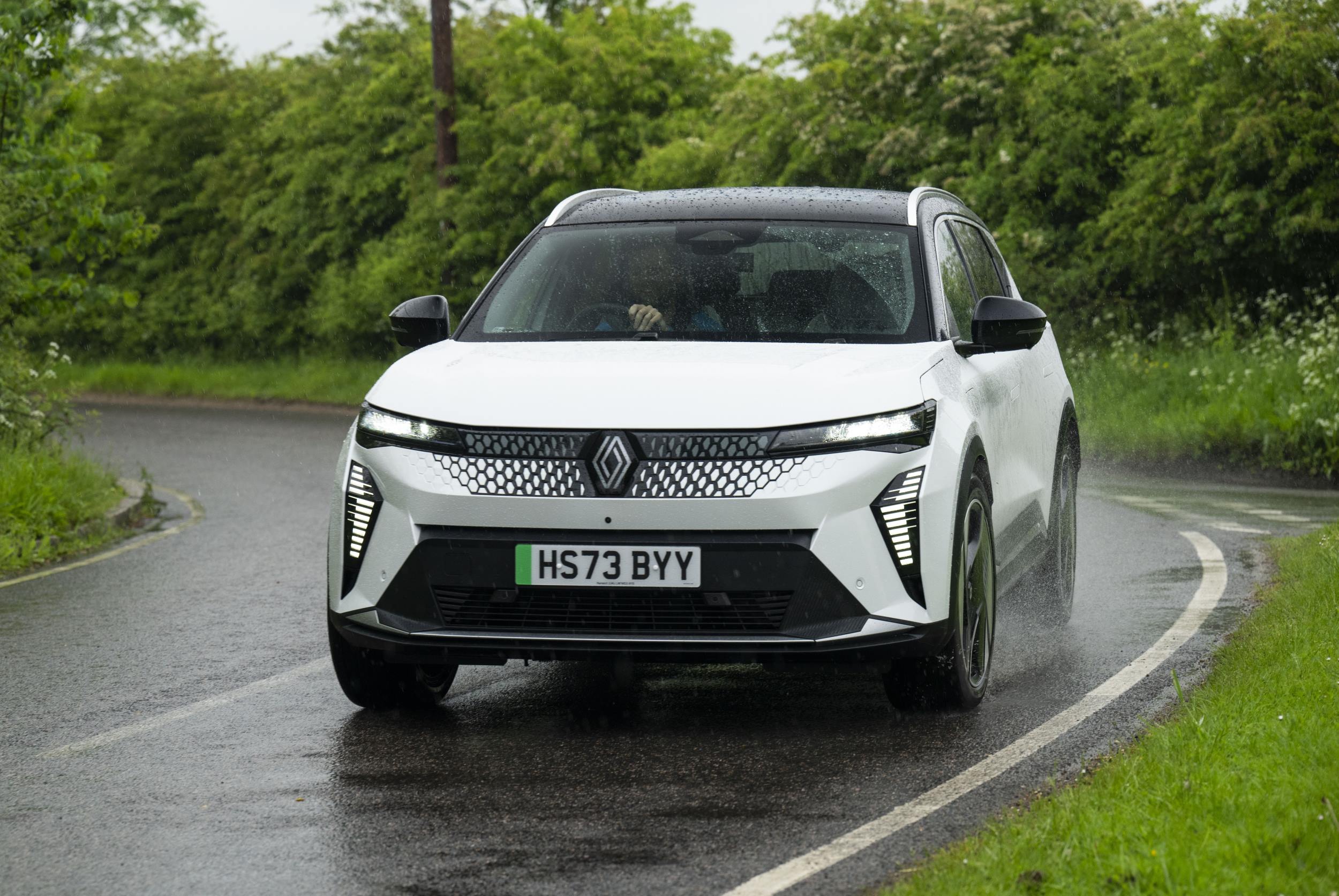 Renault Scenic E-Tech Review 2024 | CARWOW LEASEY