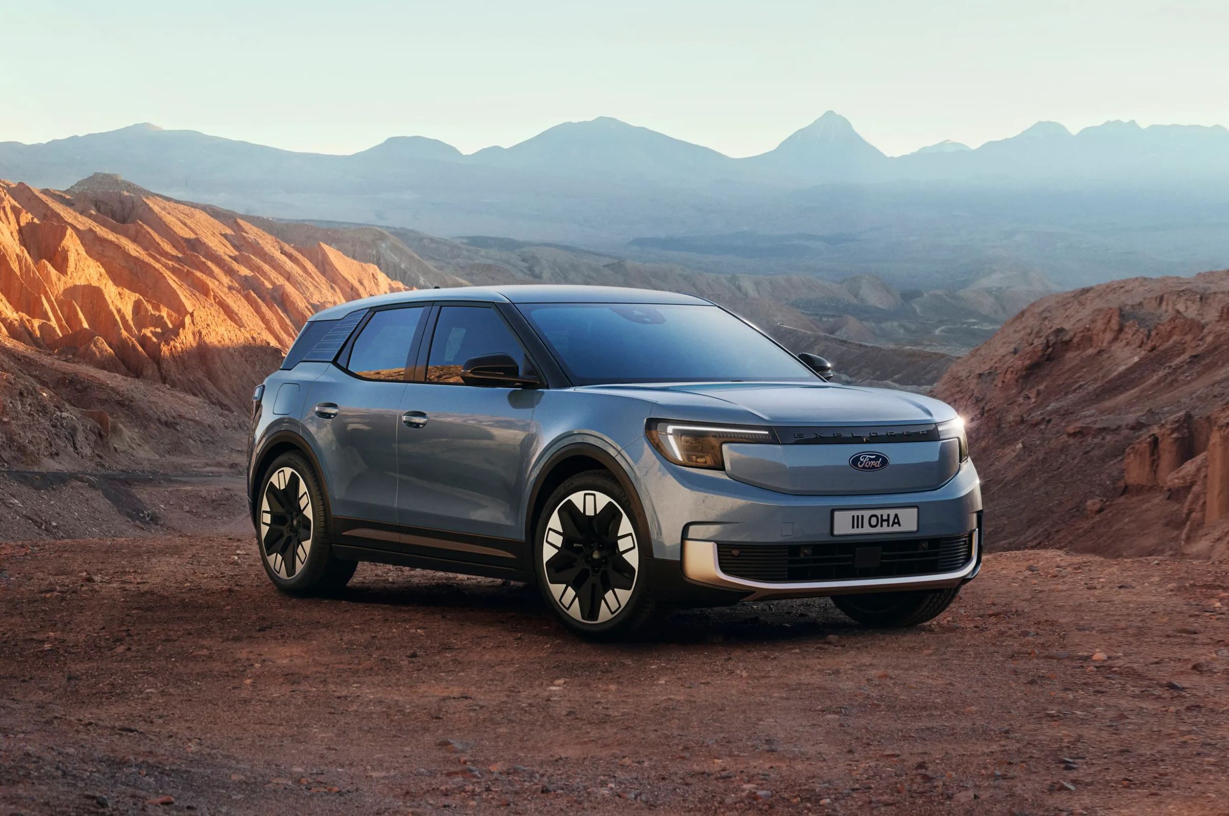 Ford Explorer Review 2024 | CARWOW LEASEY