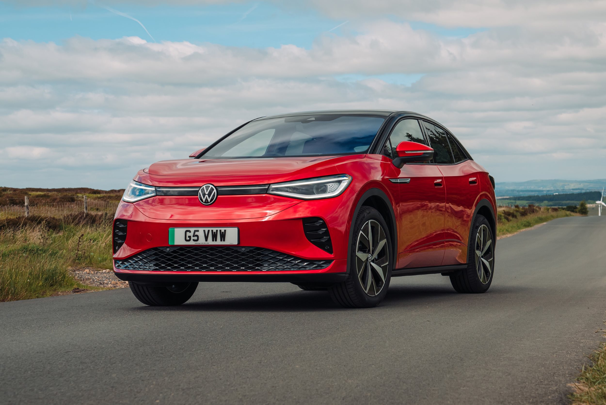 Volkswagen ID.5 Review 2024 | CARWOW LEASEY