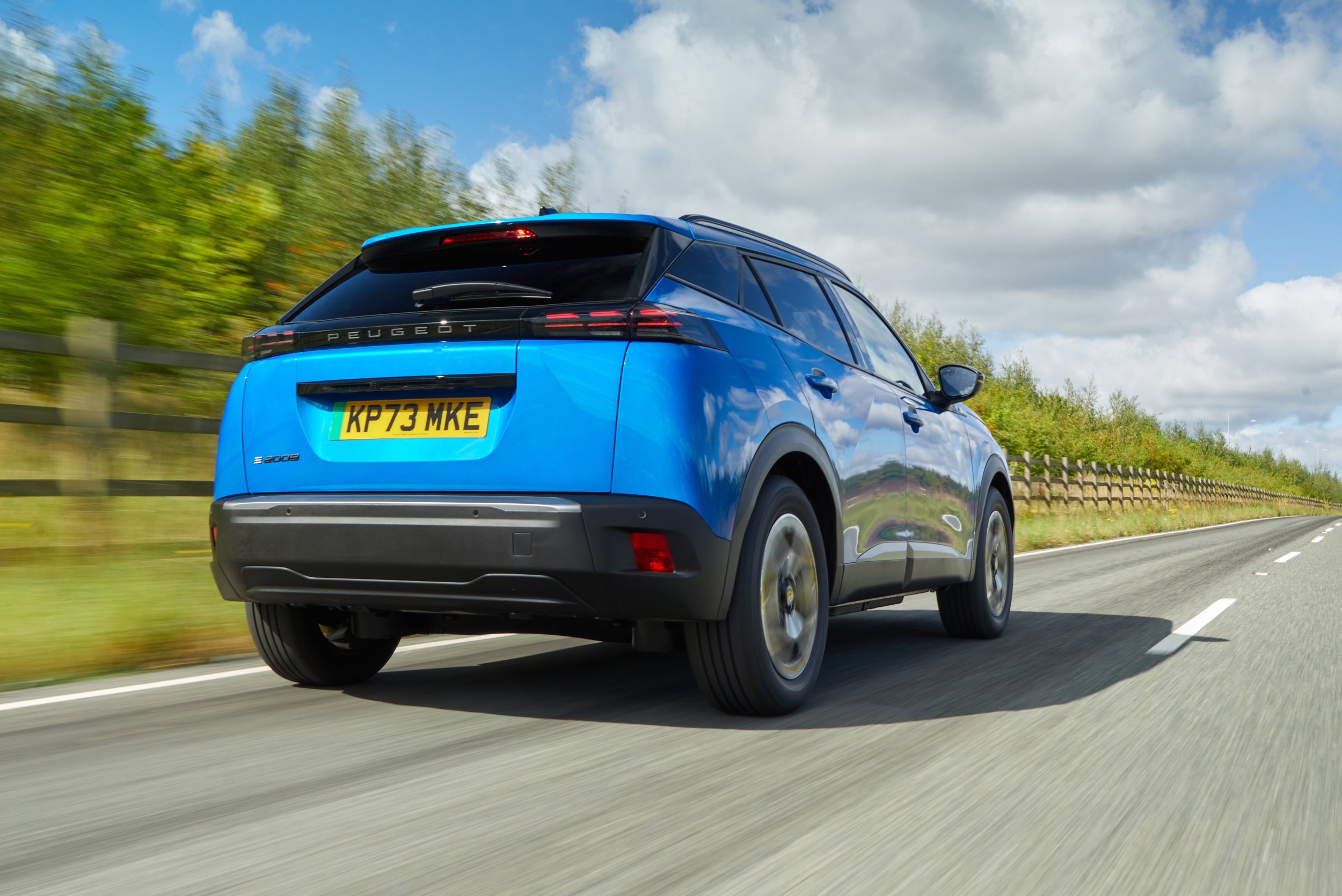 Peugeot e-2008 Review 2024 | CARWOW LEASEY