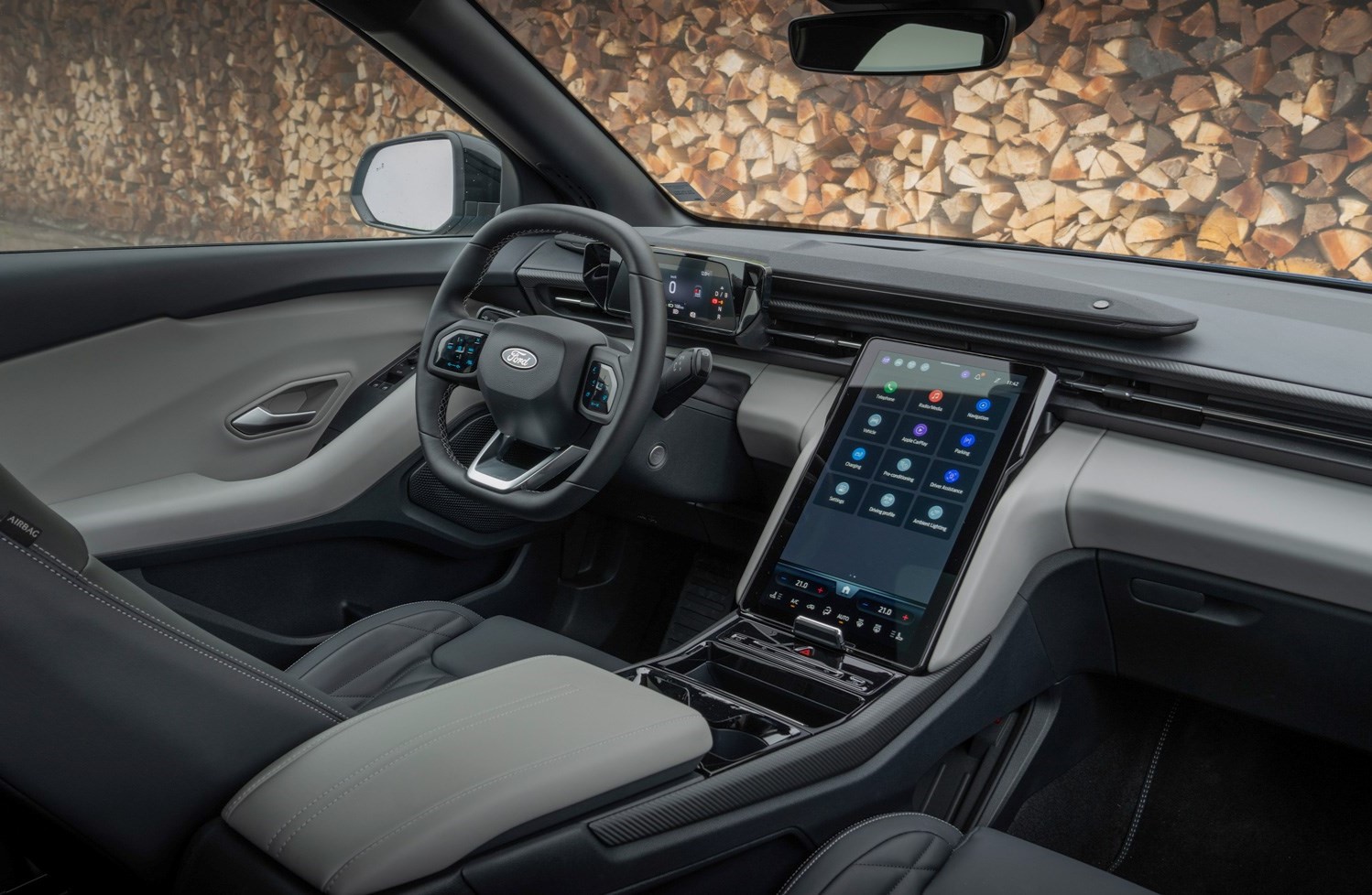 Ford Explorer Review 2024 | CARWOW LEASEY