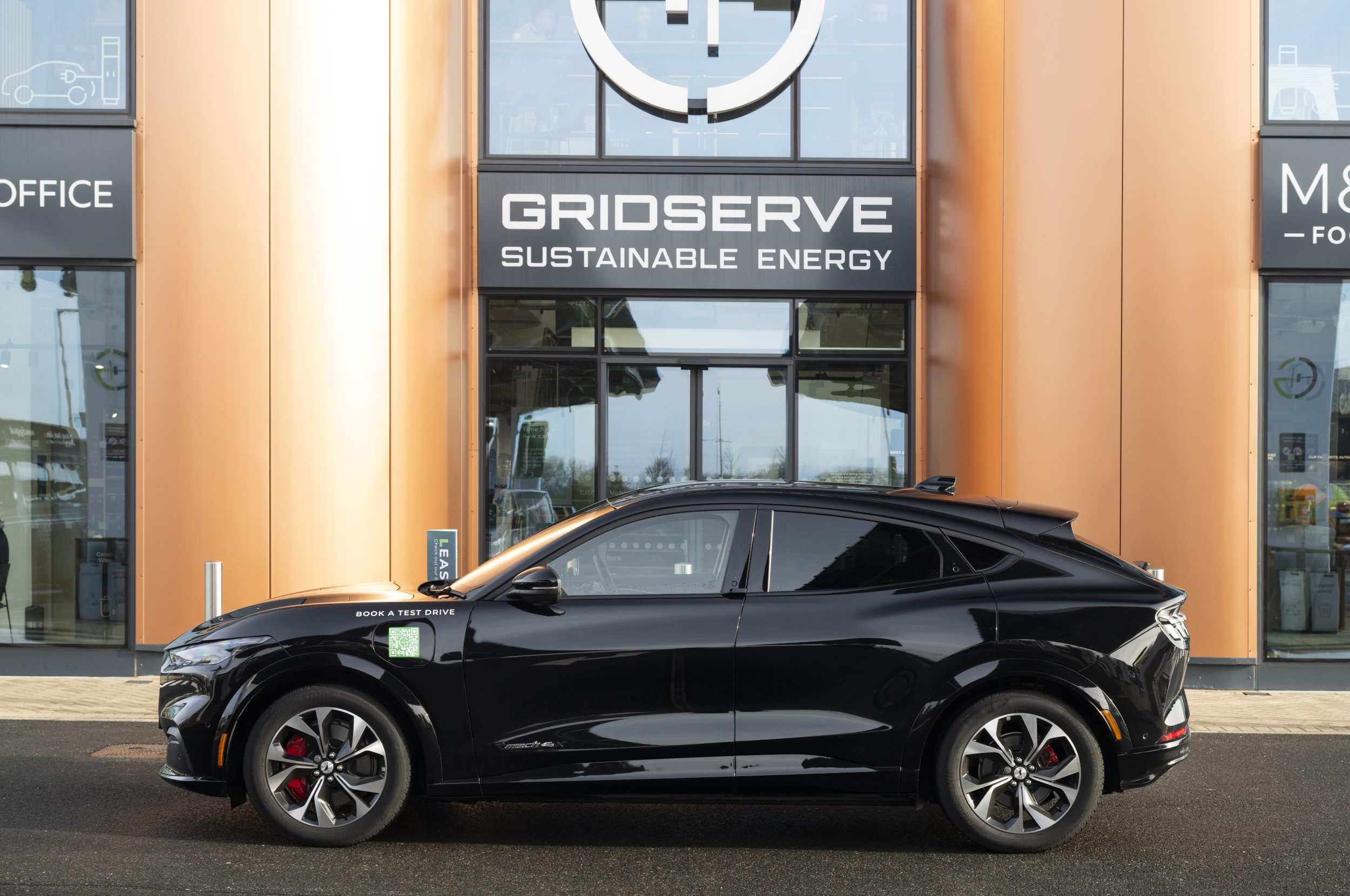 Ford Mustang Mach-E Review 2024 | CARWOW LEASEY