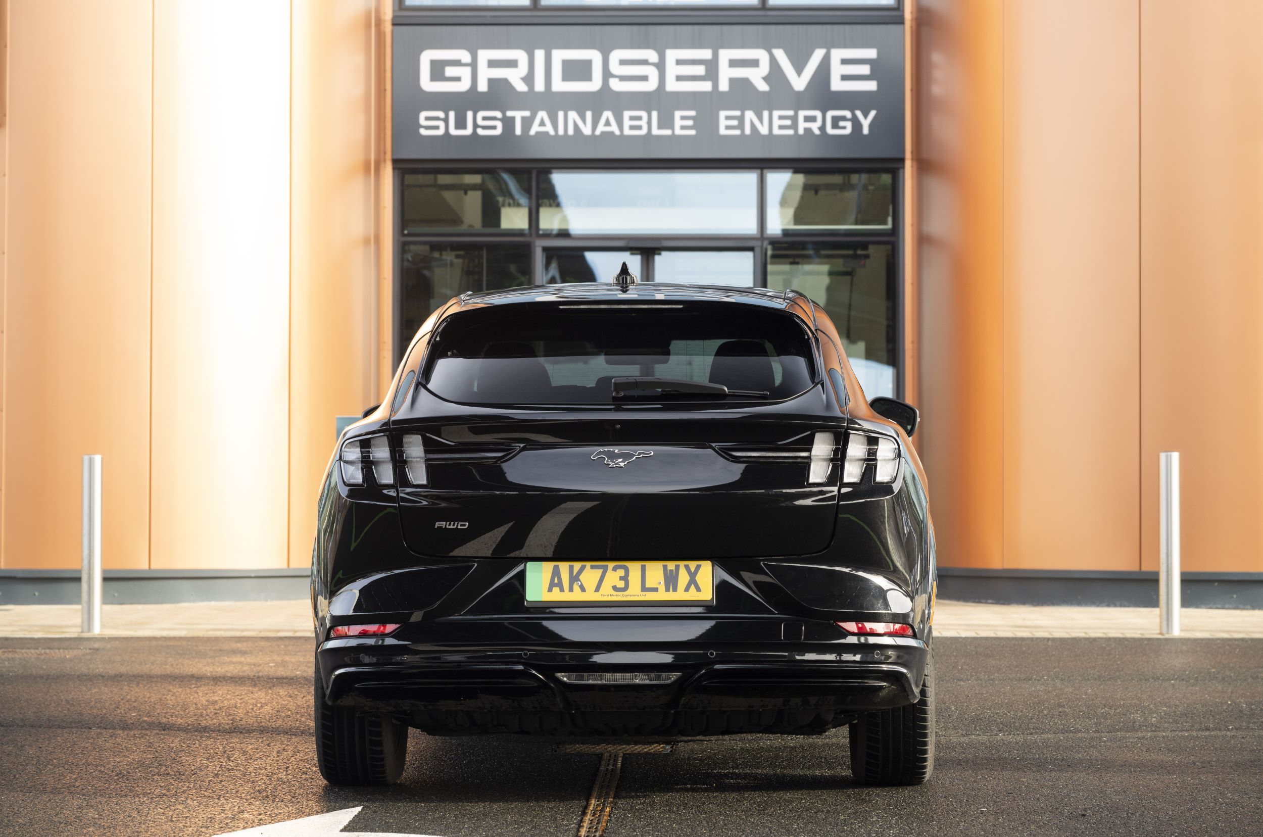 Ford Mustang Mach-E Review 2024 | CARWOW LEASEY