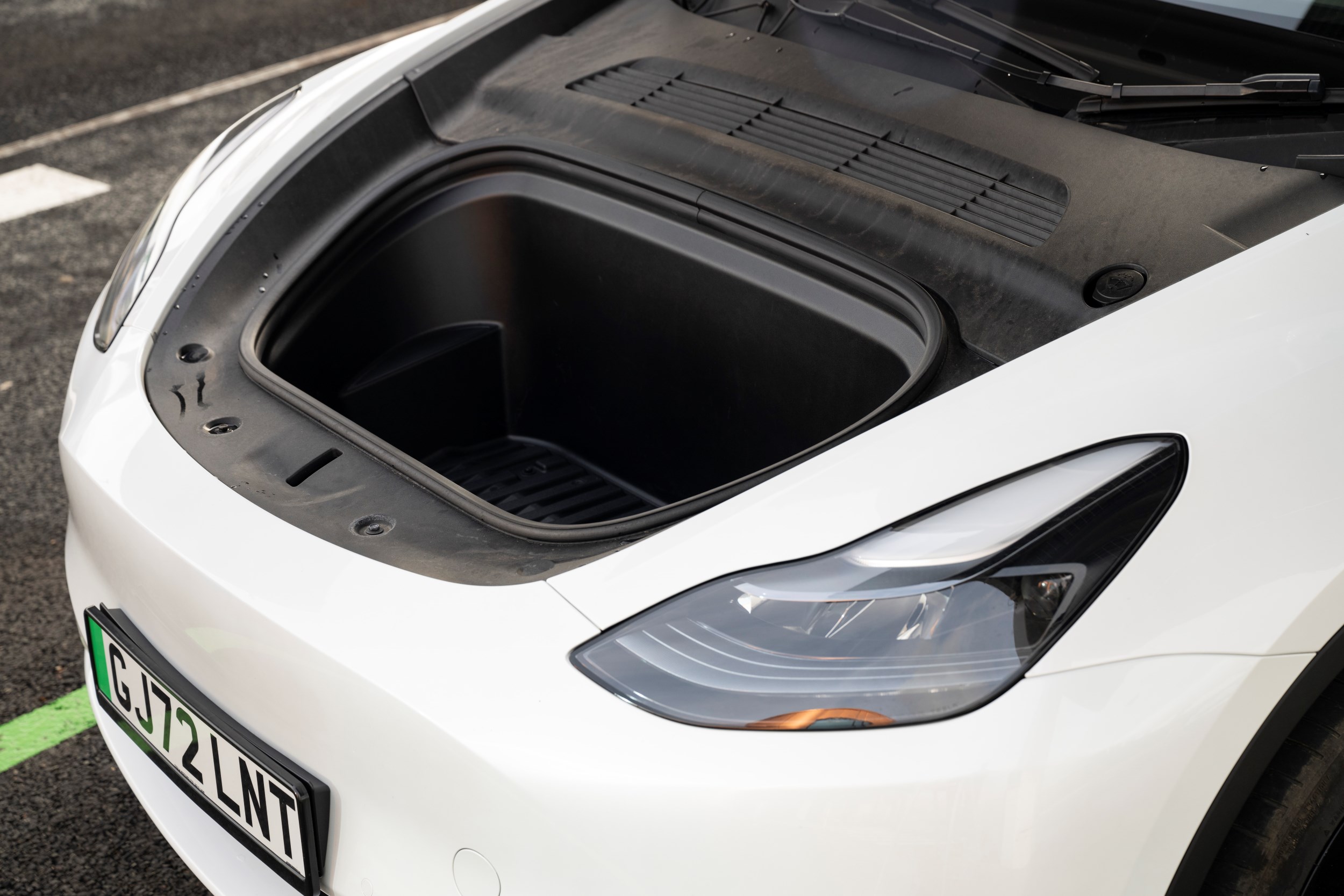 Tesla Model Y Review 2024 | CARWOW LEASEY