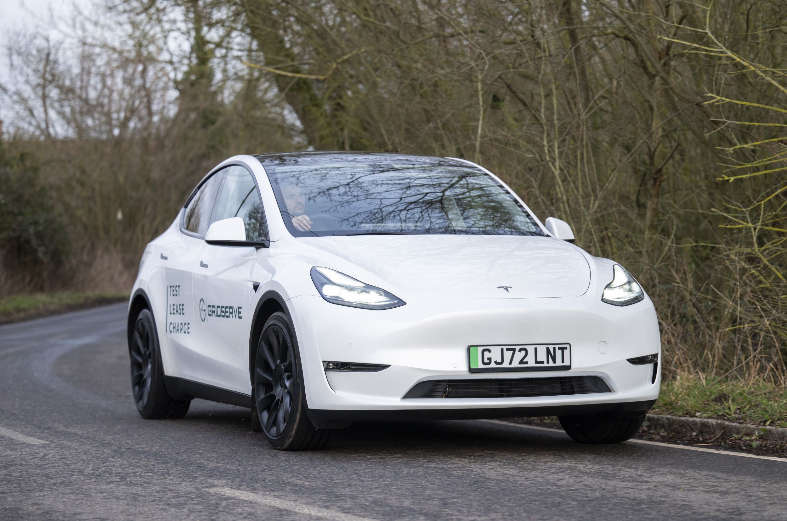 Tesla Model Y Review 2024 | CARWOW LEASEY