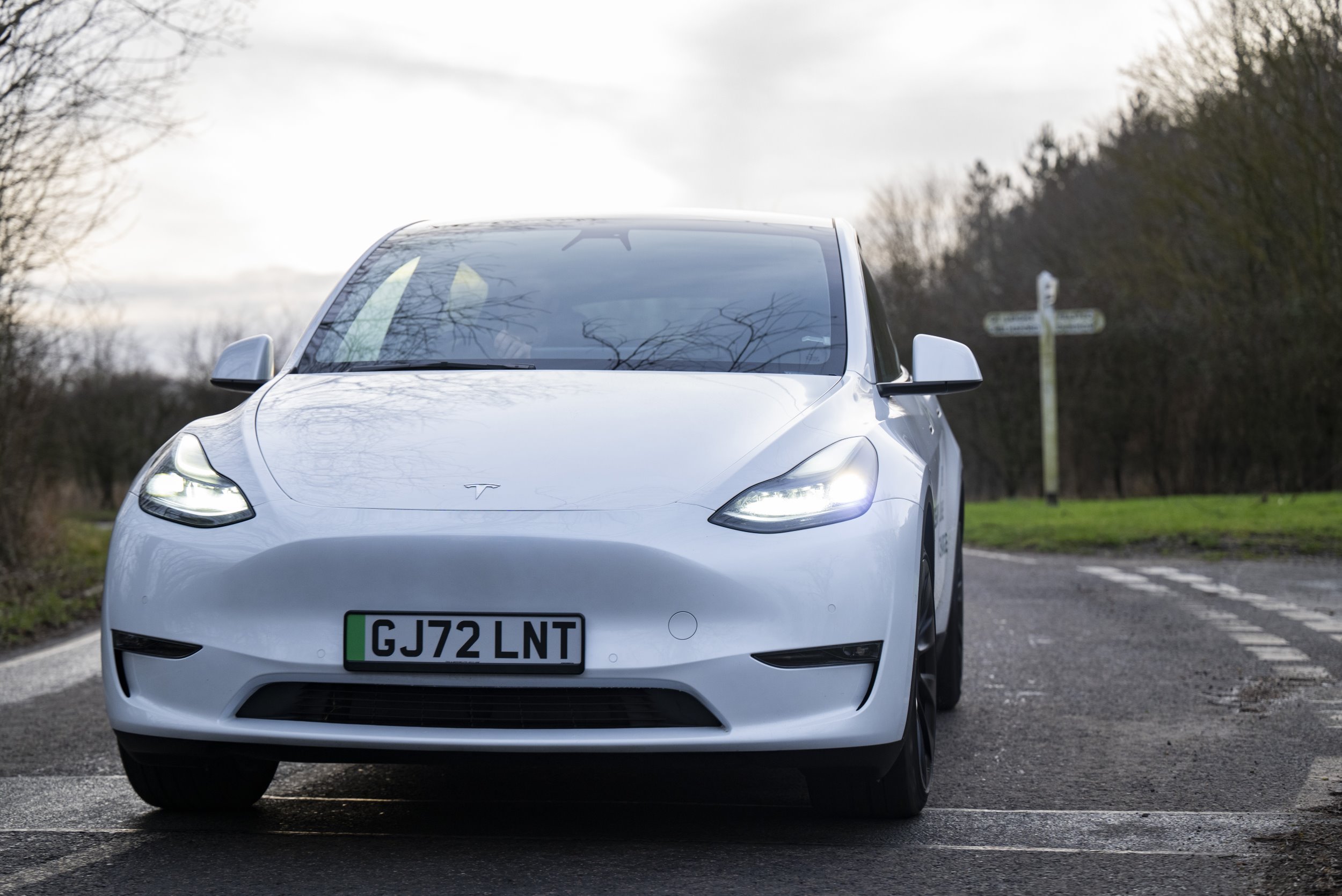 Tesla Model Y Review 2024 | CARWOW LEASEY