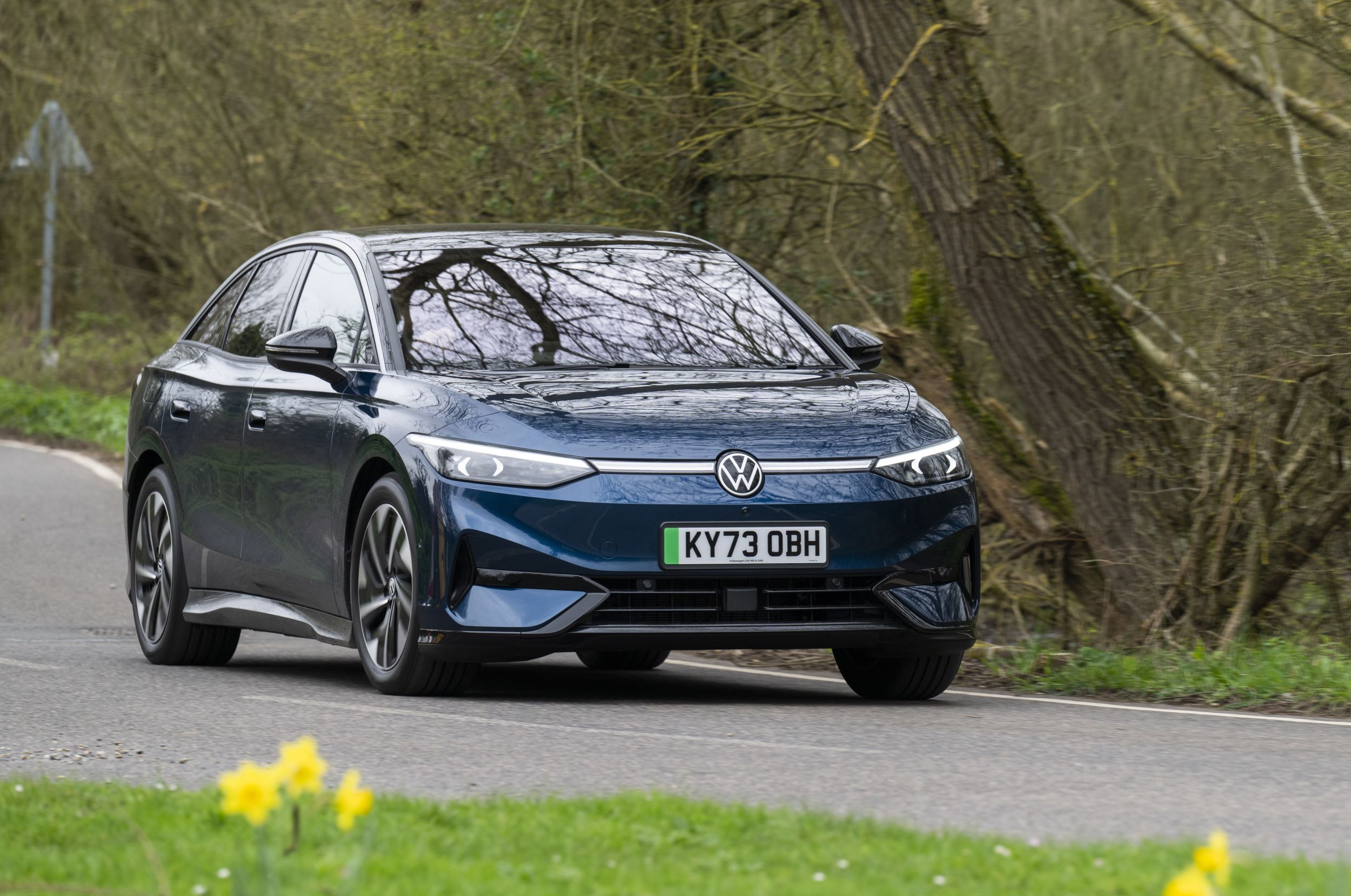 Volkswagen ID.7 Review 2024 | CARWOW LEASEY